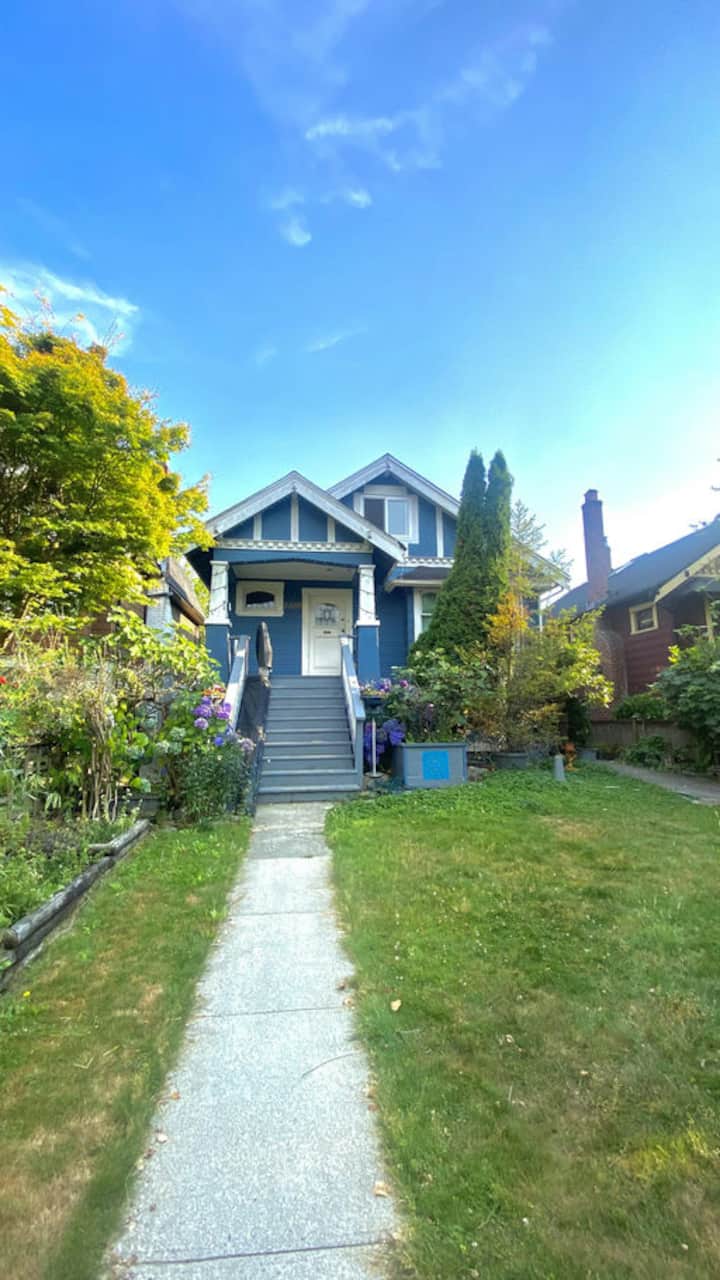 Cozy Attic In Kitsilano - 加拿大