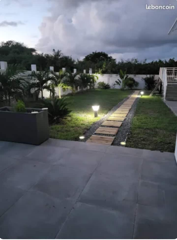 "The Country Villa"
Haut De Villa Vacance à Louer. - Guadeloupe