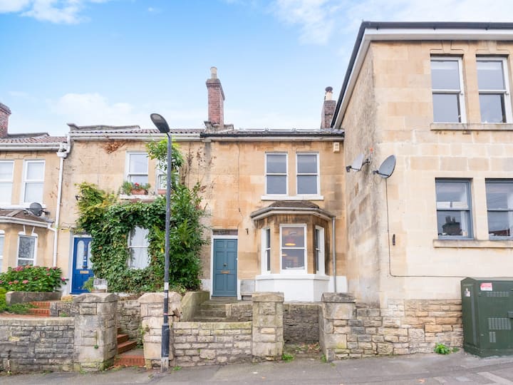 Spacious One Bed House With Parking - Bradford-on-Avon