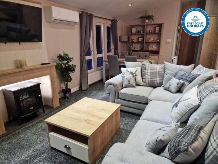 2 Bedroom Lodge Sleeps 6, Southview, Skegness - Skegness