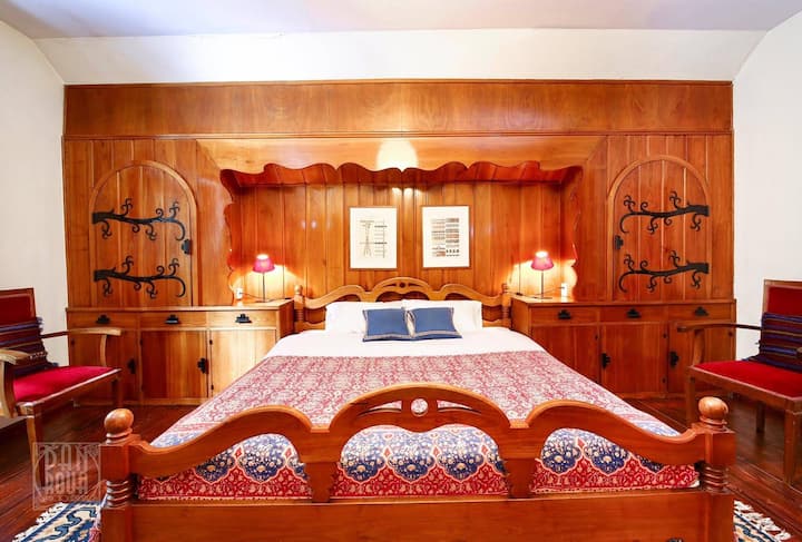 Historic Luxury Chalet - Brașov