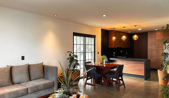 Alojamiento Cómodo, Céntrico: Casa Amplia León Gto - León