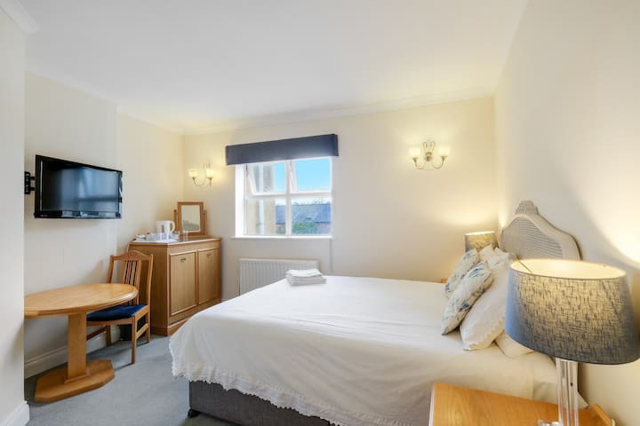 Charles House Windsor - City Double En-suite - Maidenhead