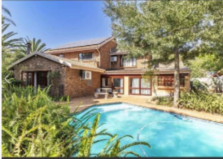 Jolly Suites - Midrand