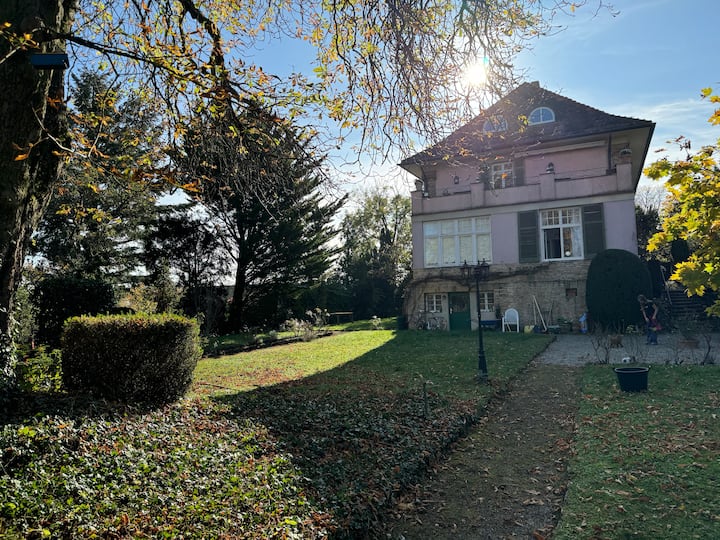Denkmal-villa Mit Stadtblick - Kornwestheim