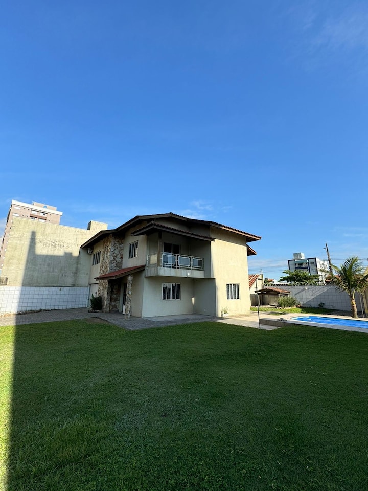 Ampla Casa 30m Da Praia Com Piscina/churrasqueira - Navegantes