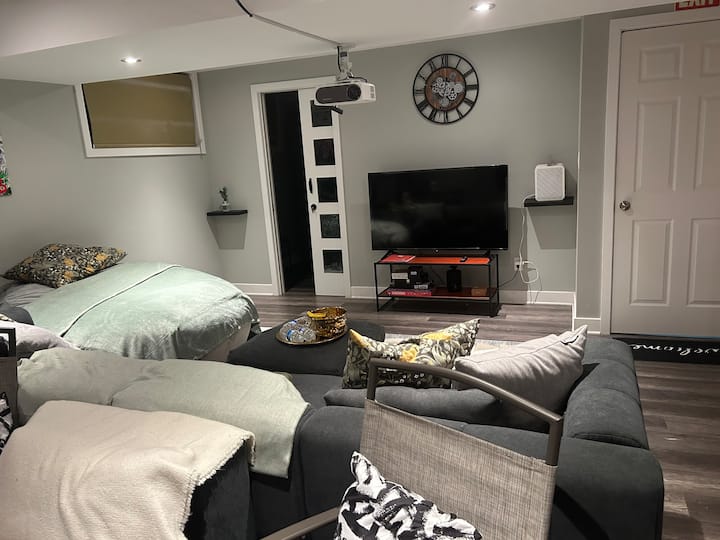 Lynn's Cozy Nest - Ottawa