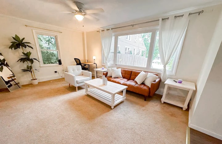 Budget Friendly 4-bedroom With Modern Amenities - Albany, NY