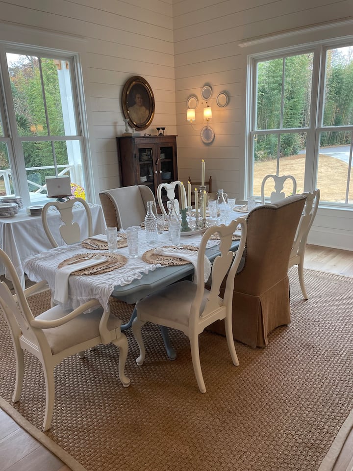 Farmhouse In The Country - Clermont, GA