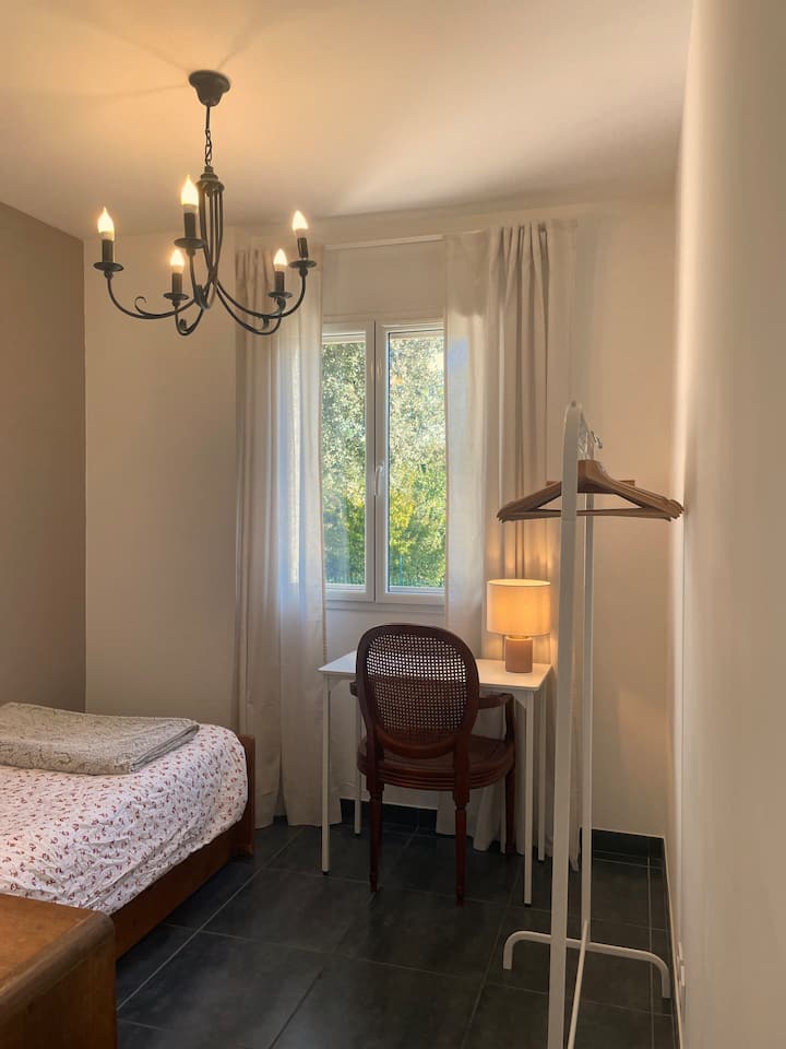 Chambre Calme Avec Wc Privées - Aix-en-Provence