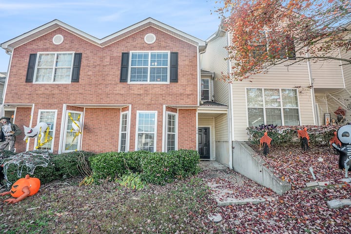 Cozy Townhouse In Conyers - Conyers, GA