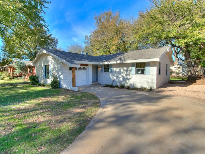 Avondale House - Norman, OK