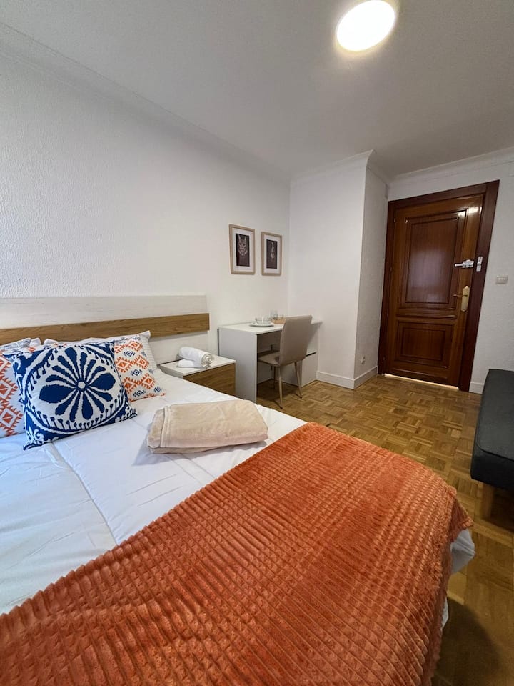 A6.cómoda Y Amplia Habitación - Móstoles