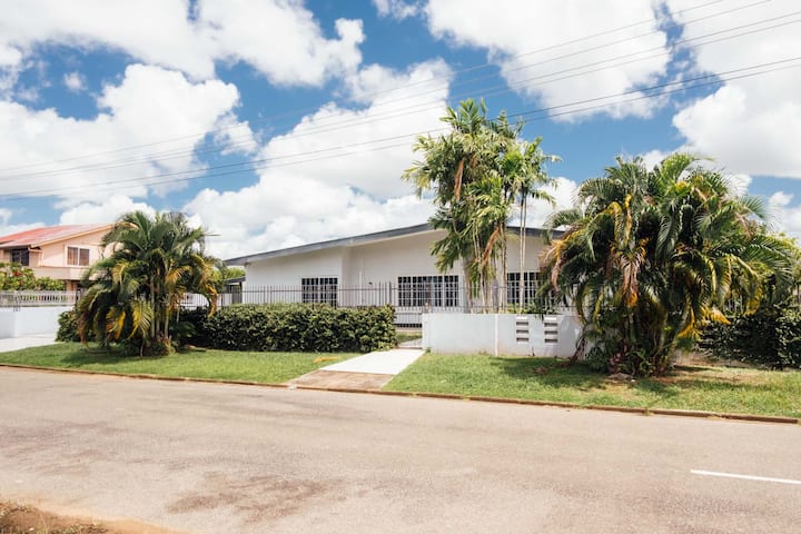 Villa In Een Rustige Wijk - Paramaribo