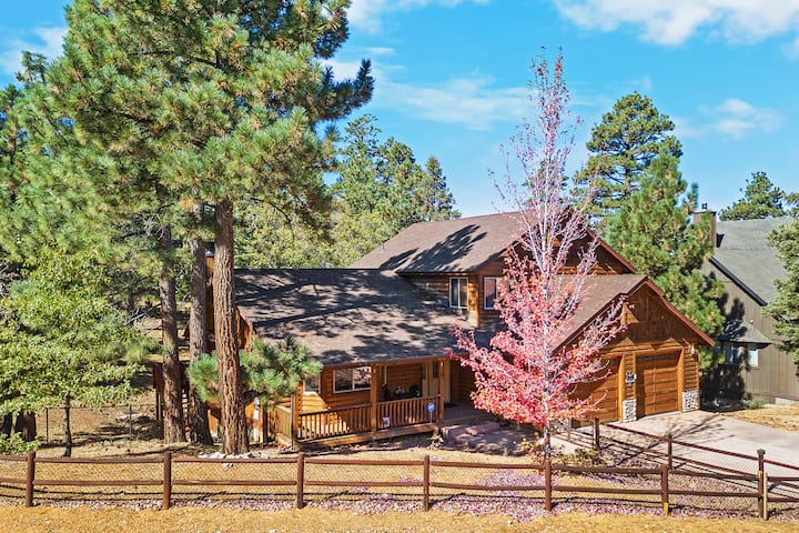 Angels Camp Cabin: 4bdr, Forest Views, Sleeps 10 - Big Bear, CA