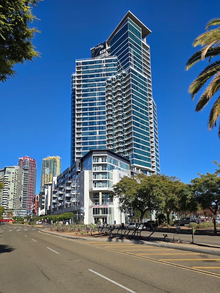 Apartment In Downtown San Diego - Coronado, CA
