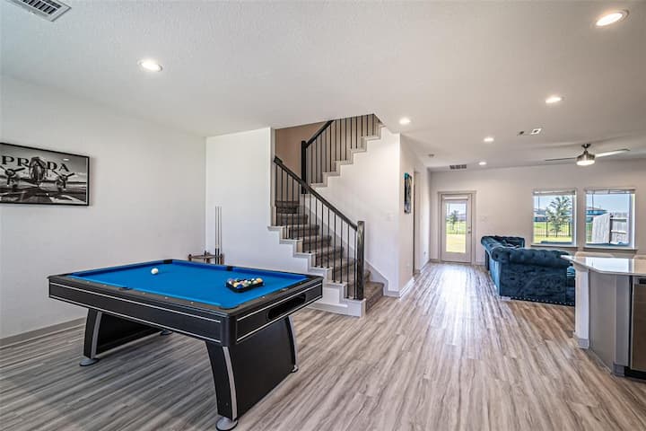 4 Bd House + Private Lake Access - Missouri City, TX