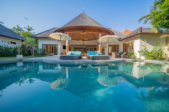Luxury Oasis In Seminyak• Private Pool• 5br - 세미냑
