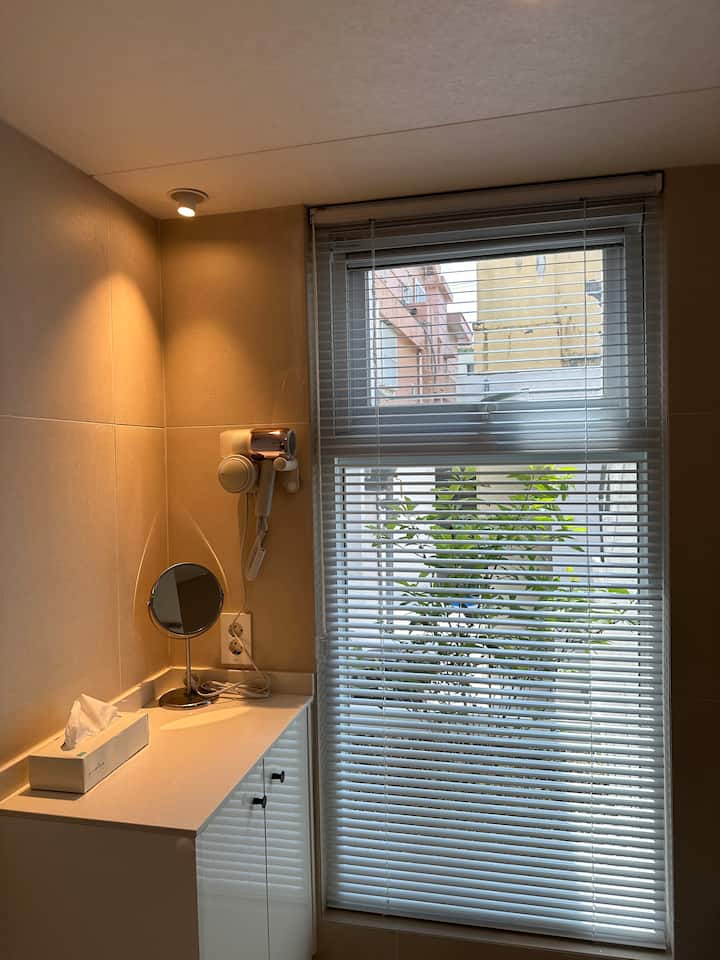 앨리하우스 - Busan