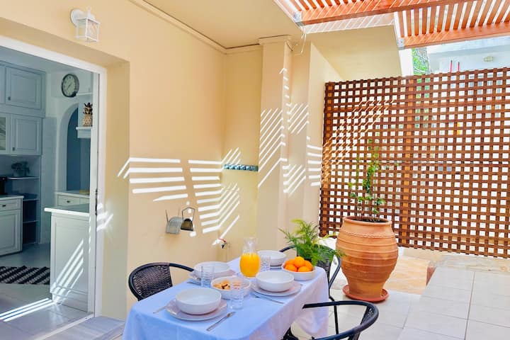 54 Urban Living - Cosy Flat In Rhodes Town - Rhodes