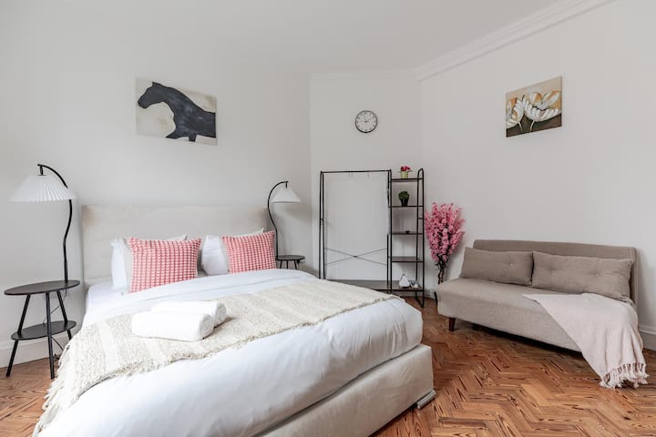 Chic & Vibrant Room In Earl's Court! - Earls Court