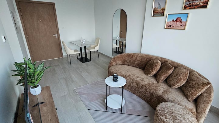 One Bedroom Apartment With Creek View - Dubai
