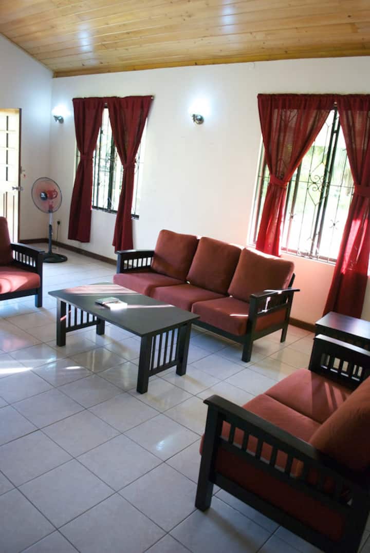 Rainforest Residence Upstairs - Dominica