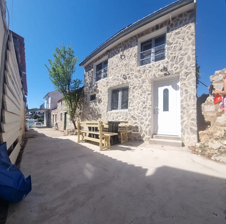 Kamena Kuća - Kornati Vrulje - Dugi otok