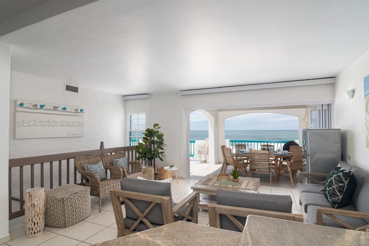 Santorini Perissa 27 - Dolphin Coast