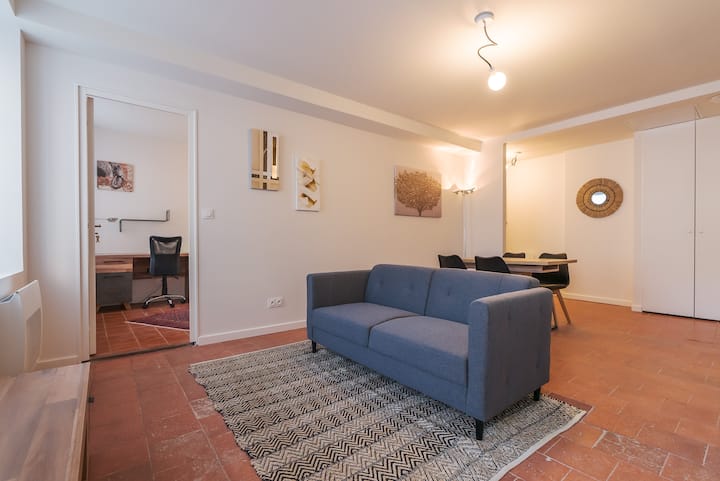 Appartement Meublé 2 Chambres Avec Jardin Et Cour - ibis Styles Carcassonne La Cité