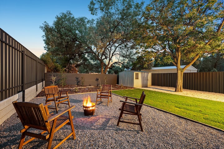 Cally's Lake House | Pet Friendly With Lake Access - Berri