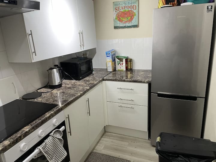 Spacious Double Room - Reading