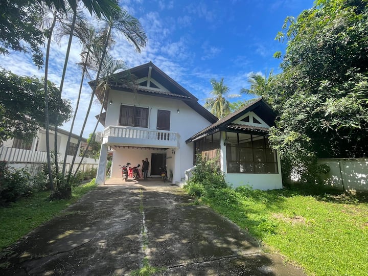 Ban Thapalanxay House - Vientiane