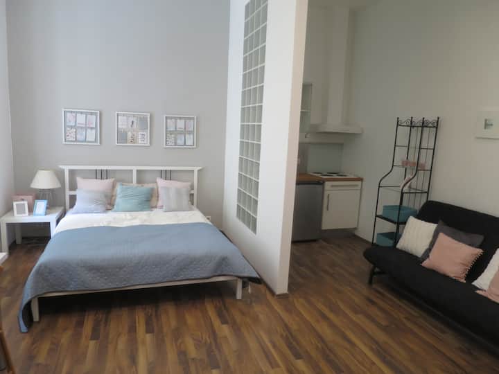 Pretty Corvin One Bedroom Flat - Budapest