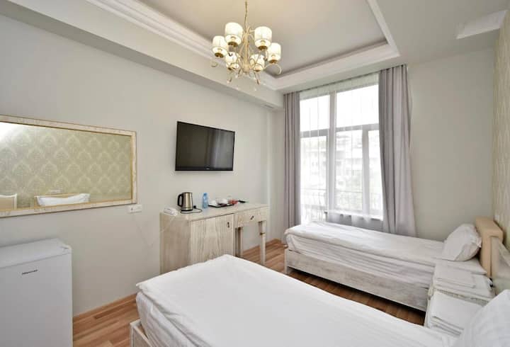 Standard Twin Room With Balcony - Yerevan
