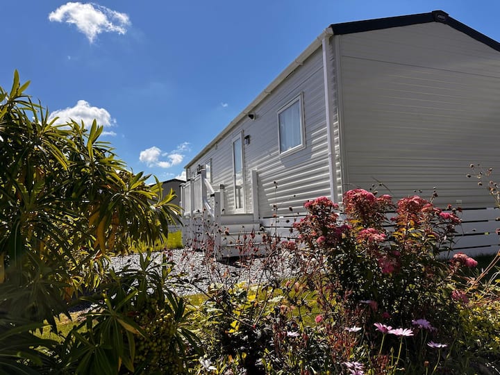 “The Plover” Cosy Cornish 3 Bed Lodge - St Merryn