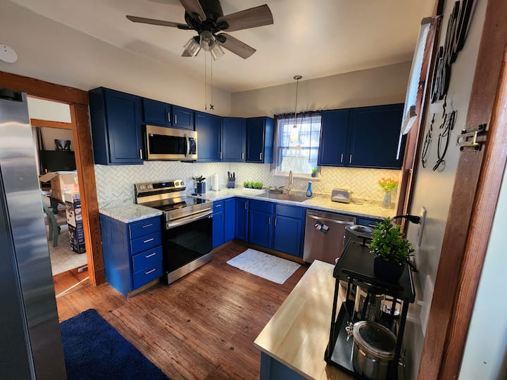 2 Bedroom West Davenport - 대븐포트