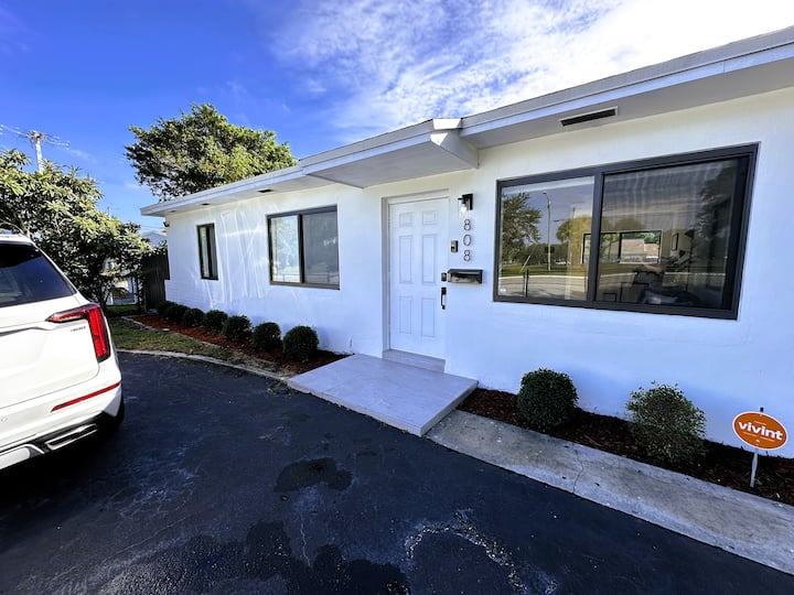 45 Breezes & Comfort - West Palm Beach, FL