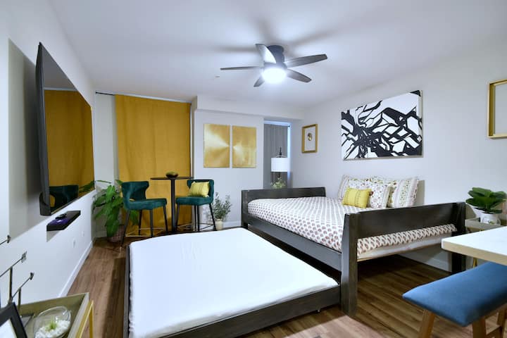 107 Mo-dern 1 Bedroom Apt - Cicero, IL