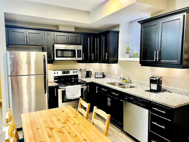 1br I Amber & Cozy I 2 I Osbourne Village - Winnipeg