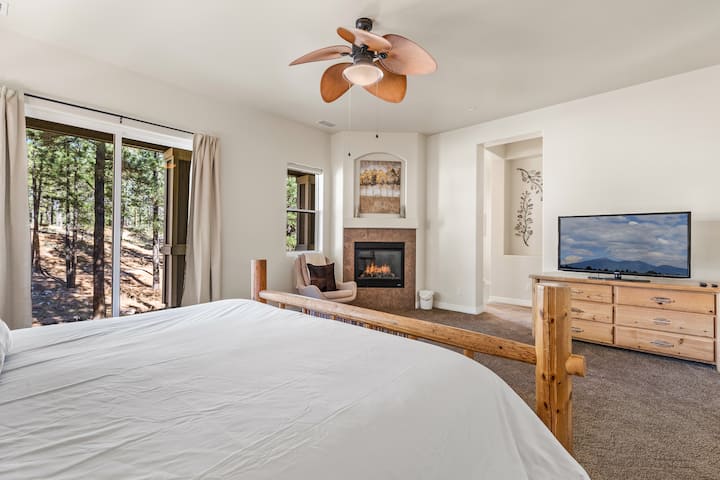 2 Br 2.5 Bth + Loft -  A/c, Central & Spacious! - Flagstaff, AZ