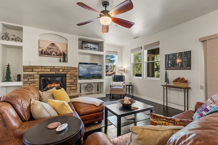2 Br 2.5 Bth + Loft - A/c, Central & Spacious! - Flagstaff, AZ