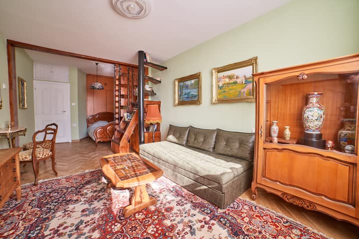 Fabulous Retro Apartment In The Heart Of Sofia - Sofia