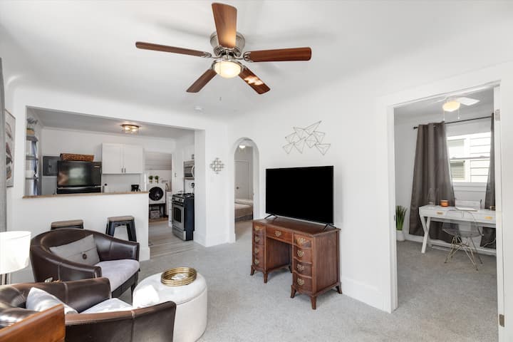 Hazel Cottage - Ferndale, MI
