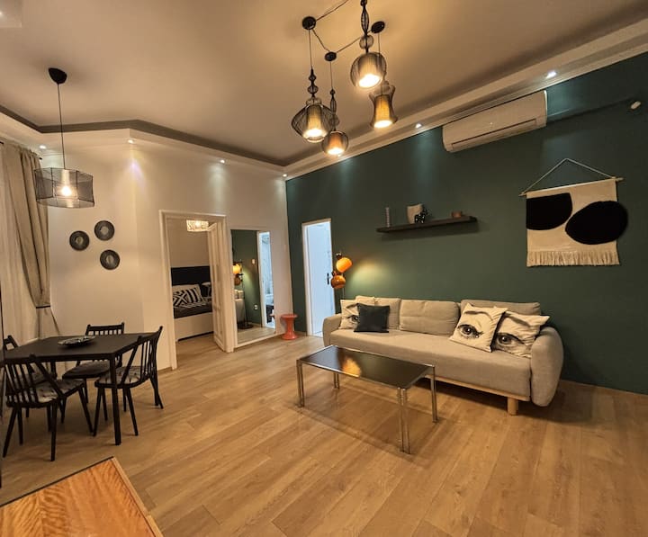 Karoly’s Favorite -Chic Large 3bdr Apt In Center - Budapest