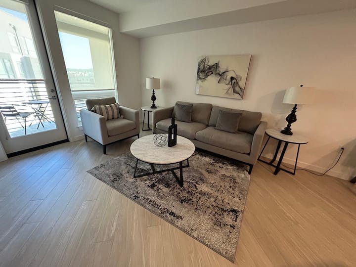 Unique And Comfortable 1b/1ba Suite In Ssf - South San Francisco, CA
