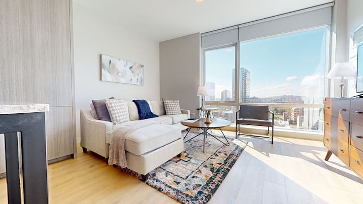 Furnished Old Town 1 Bed Beauty - Chicago, IL