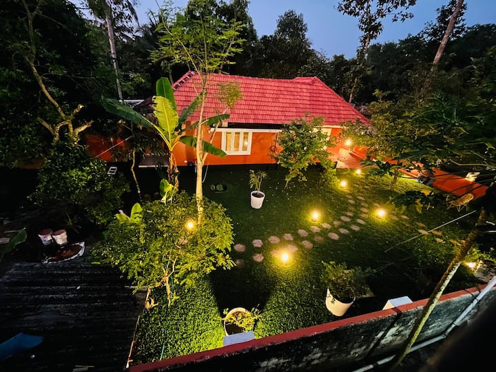 Adithi Heritage - Entire Villa - Waterfall Inside - Alappuzha