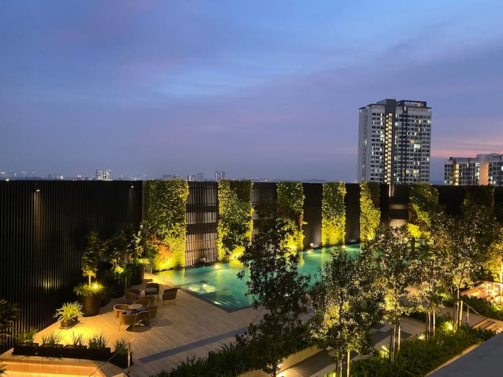 Paradigm Minimalist 3bdrm City/pool View - Johor Bahru
