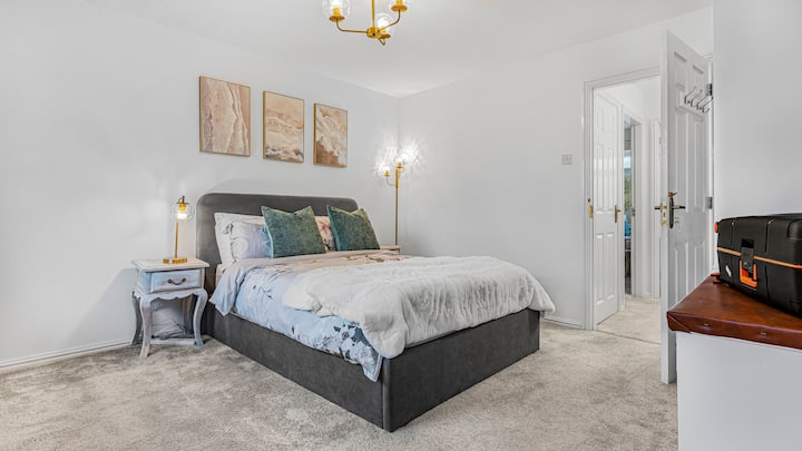 2 Bed Home Near Airport Nec Jlr Hs2 W/free Parking - Solihull